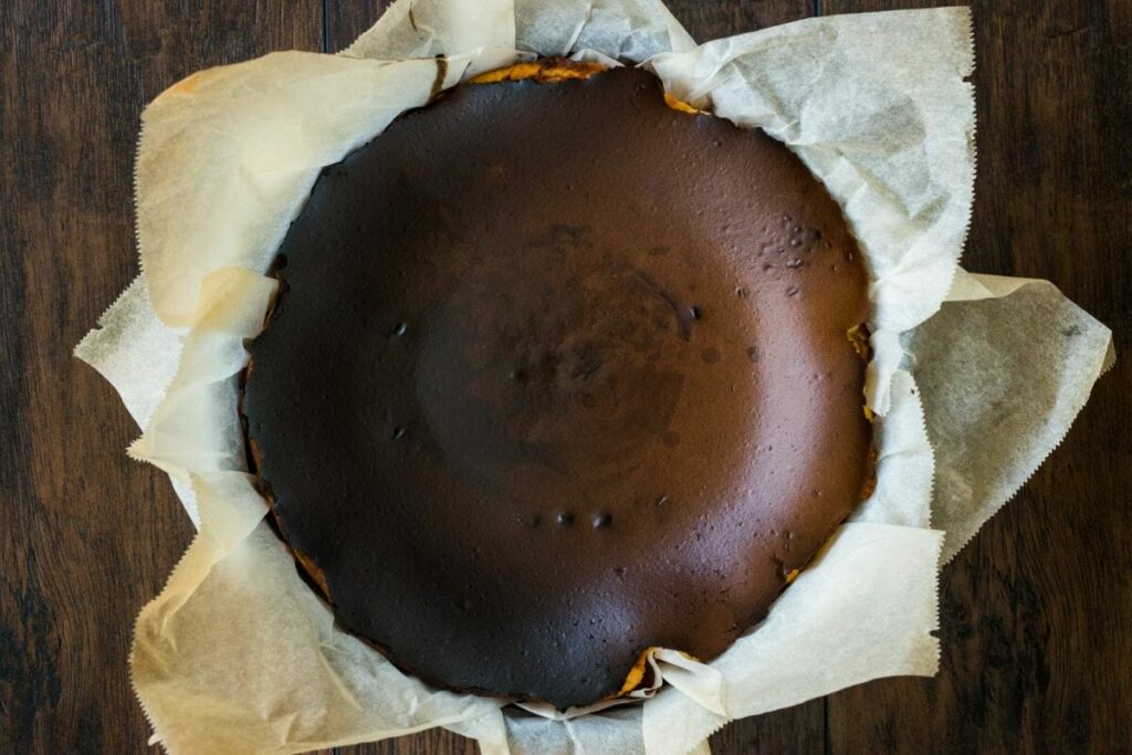 Get Your Cakes Out of the Pan Easily When It's Stuck